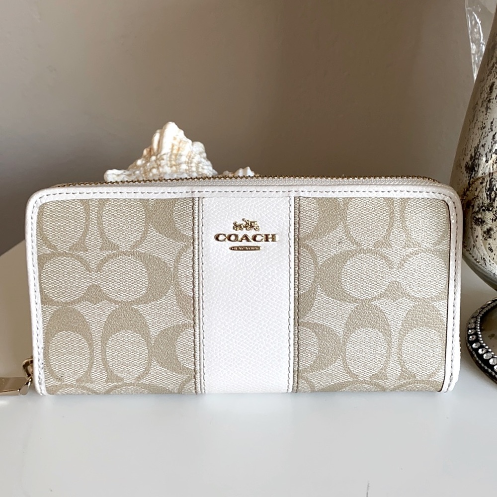 Coach Accordion Zip Wallet - Gem